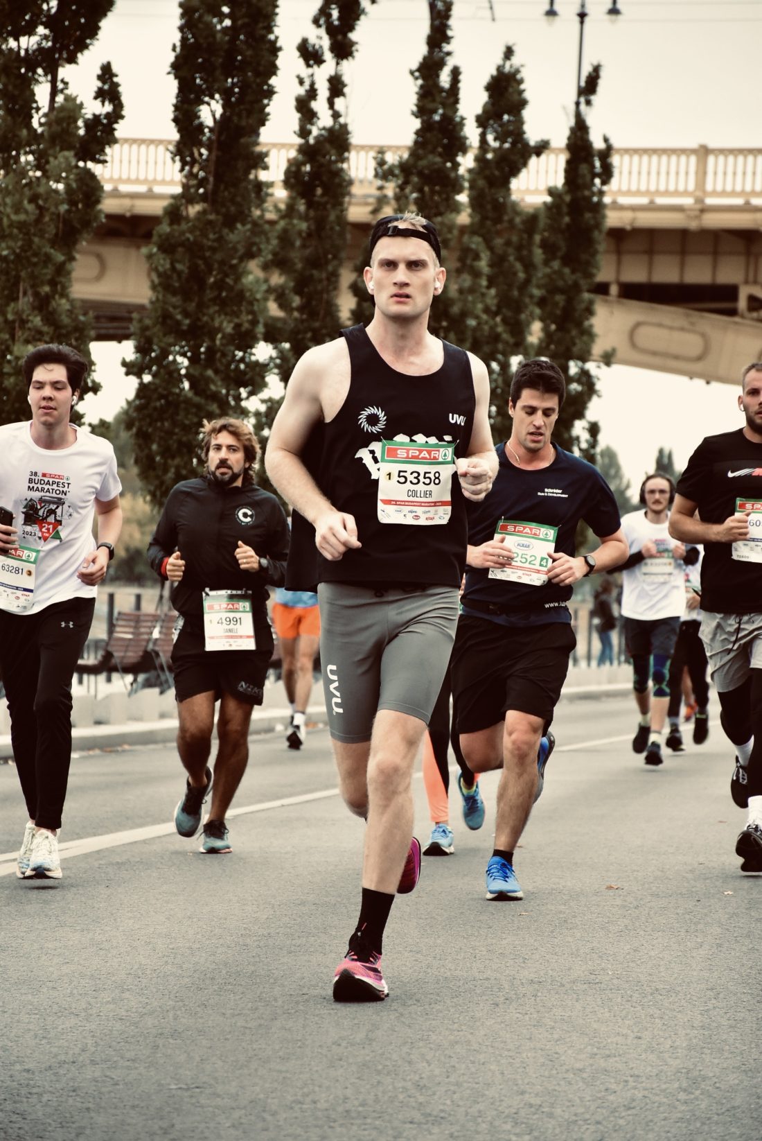 Runner takes on London Marathon for charity which supported uncle - Hft